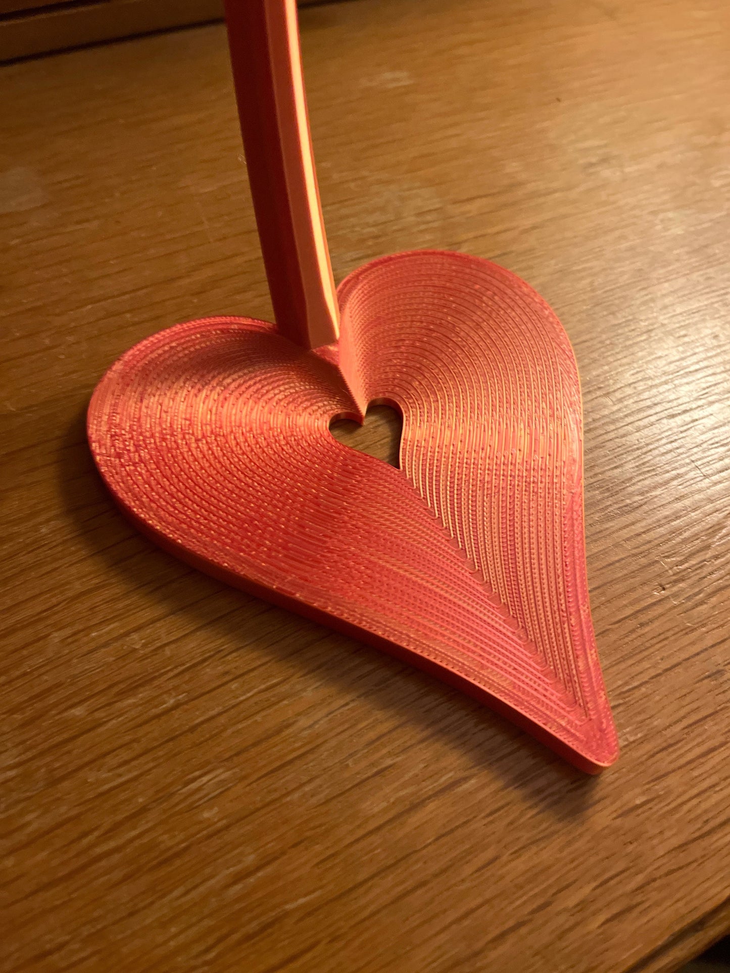 Heart Stand for Jewelry or Pendulums (3D Printed PLA Plastic) – 3D Concepts